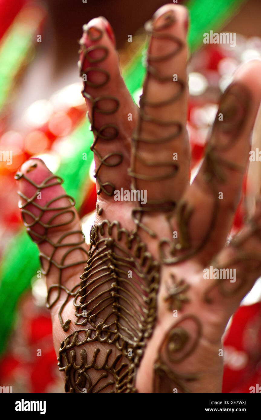 Hand decorated with Henna, Qatar Stock Photo - Alamy