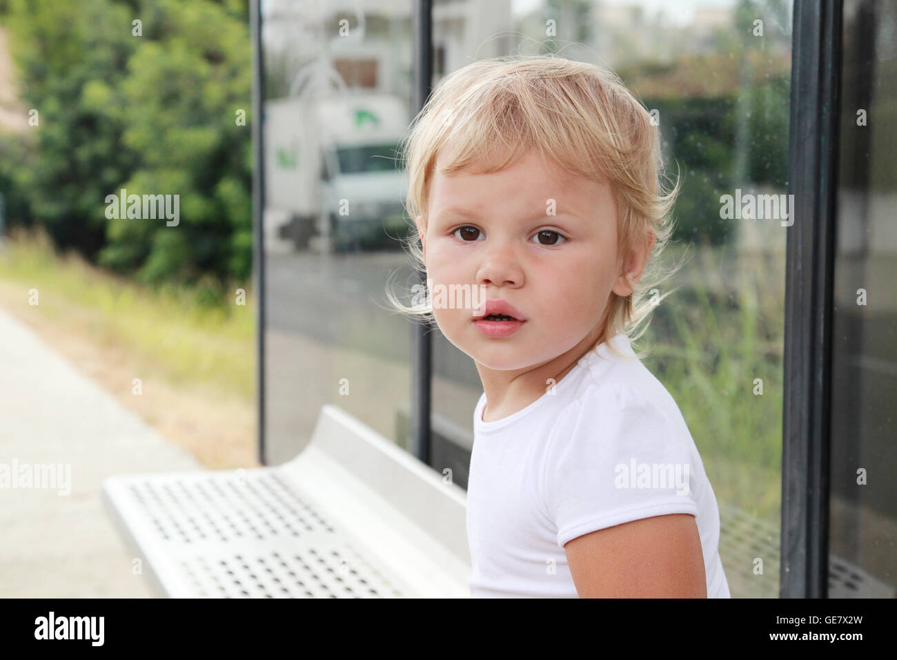 A pretty bus stop hi-res stock photography and images - Alamy