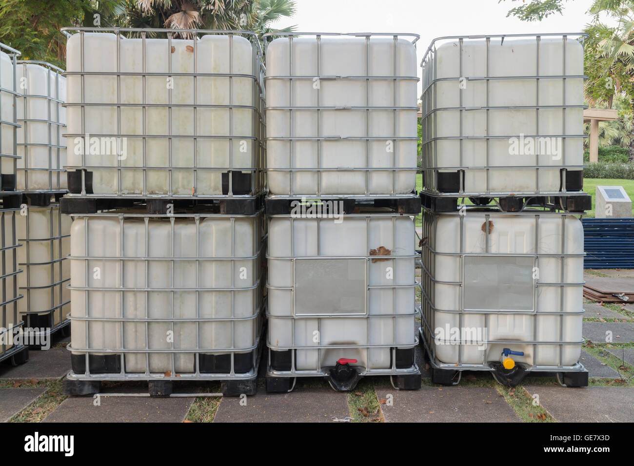 Bulk chemical storage hi-res stock photography and images - Alamy