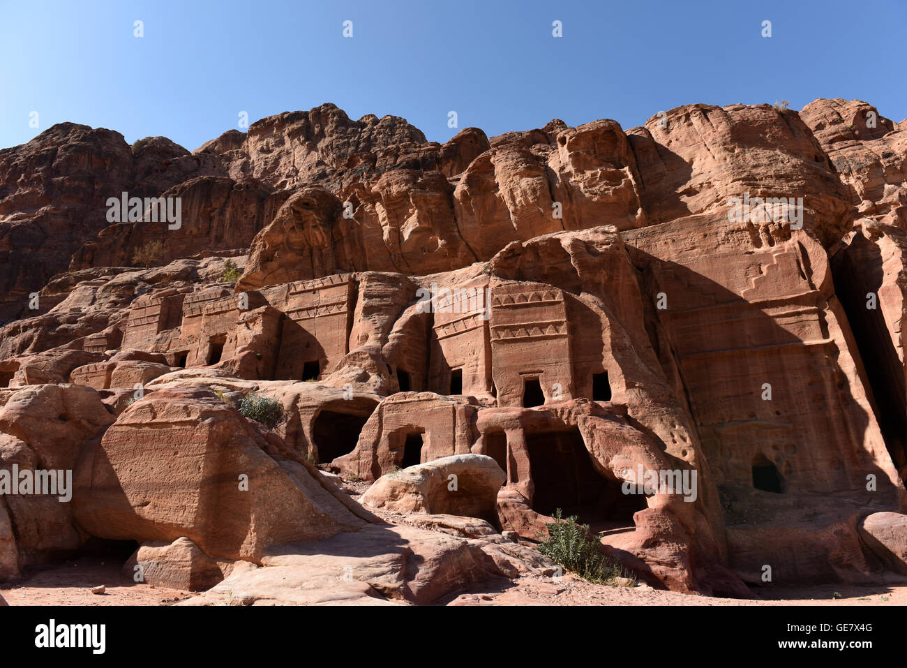 Nabateans houses at Petra, the Rose City Stock Photo - Alamy