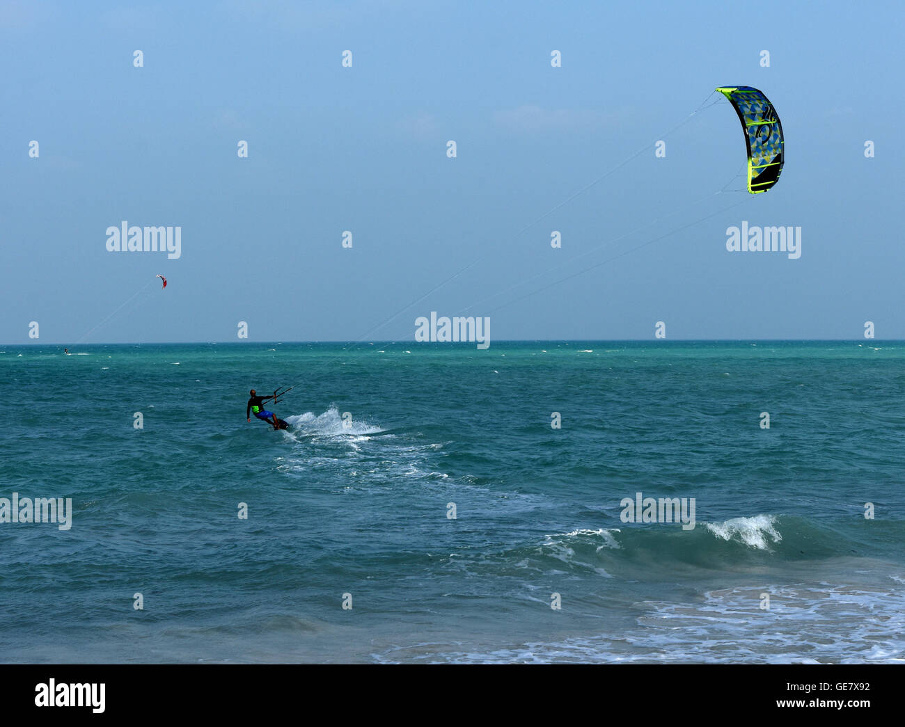 Kite surfing at Fuwairit Beach Stock Photo - Alamy