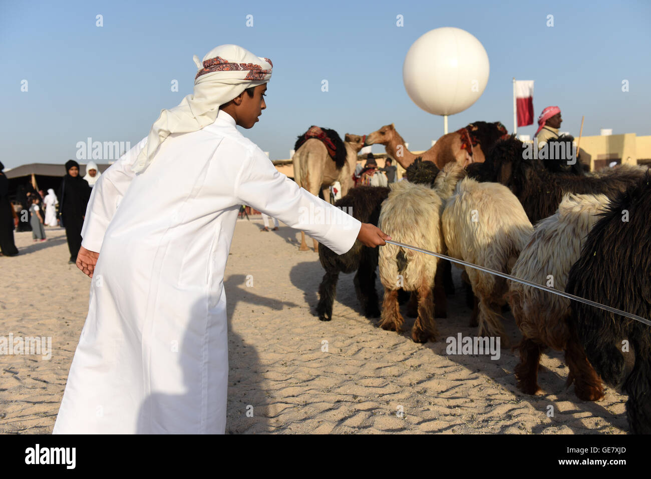 Qatari boy hi-res stock photography and images - Alamy