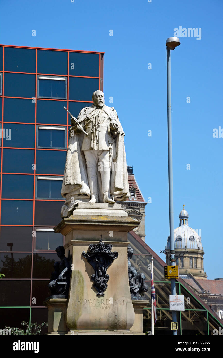 Statue king edward vii hi-res stock photography and images - Alamy