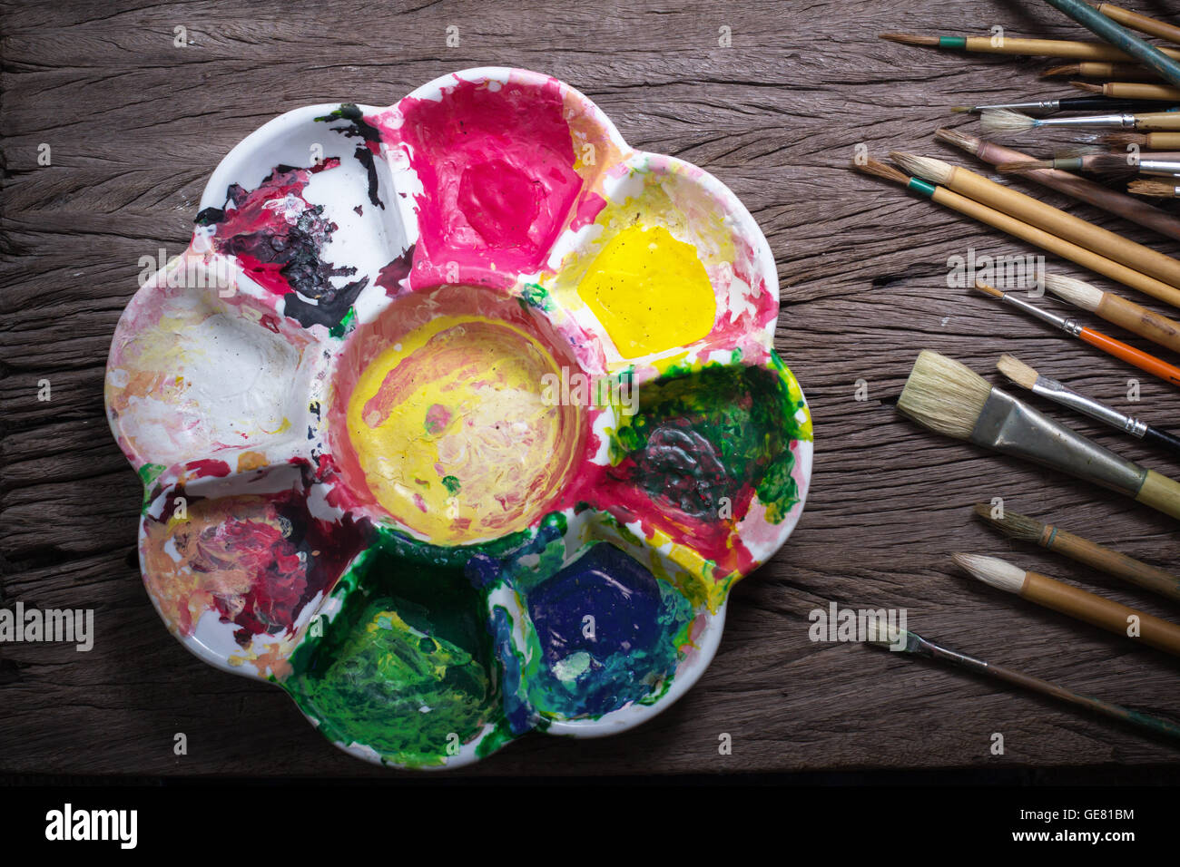 Painter pallet hi-res stock photography and images - Alamy