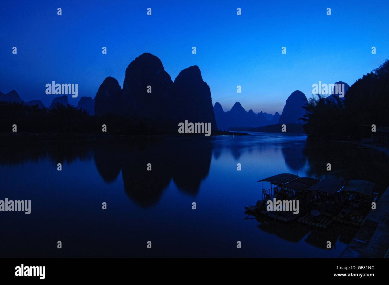 The famous 20 yuan view of the Li River at Xingping, Guangxi Autonomous ...