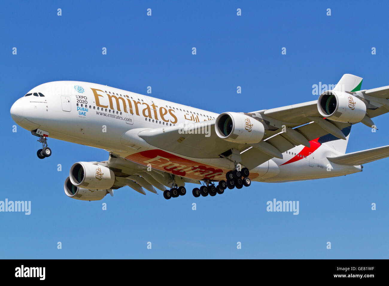 Emirates airlines airbus a380 861 hi-res stock photography and images ...