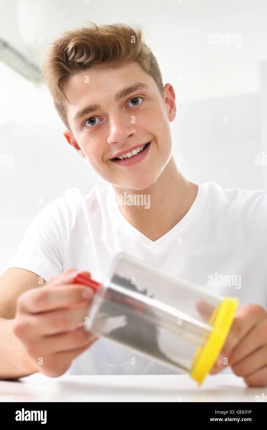 Science experience hi-res stock photography and images - Alamy