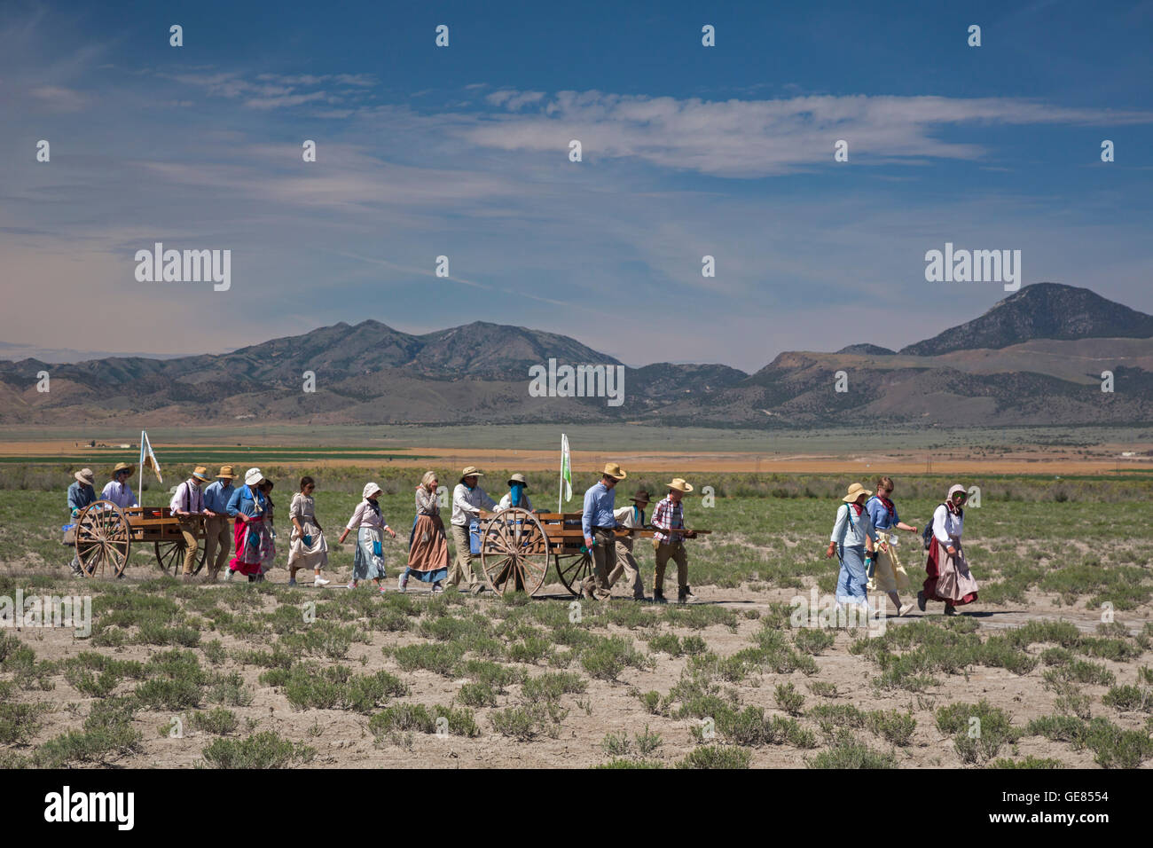 Mormon high school students participate in a three-day handcart trek ...