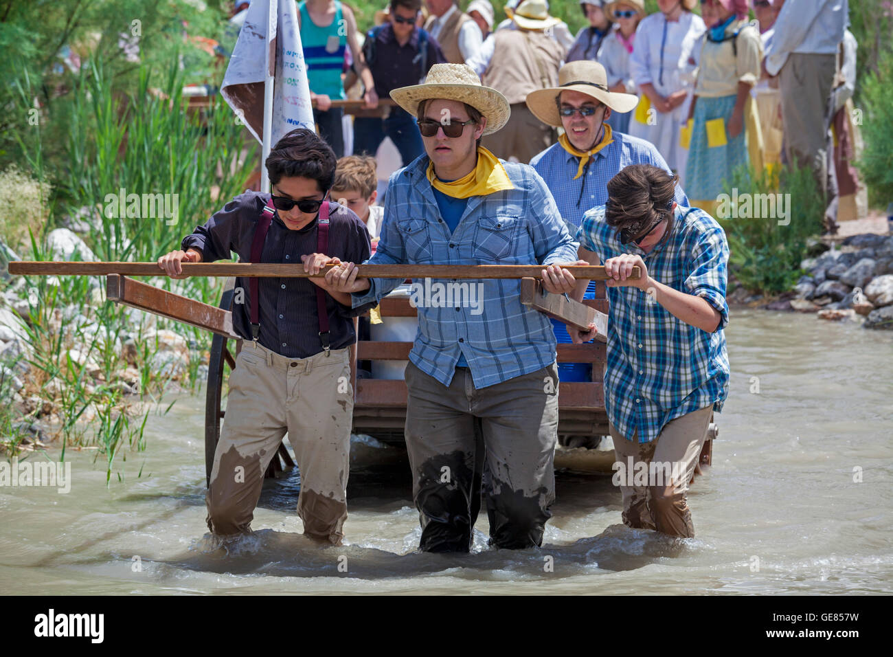 Mormon high school students participate in a three-day handcart trek ...