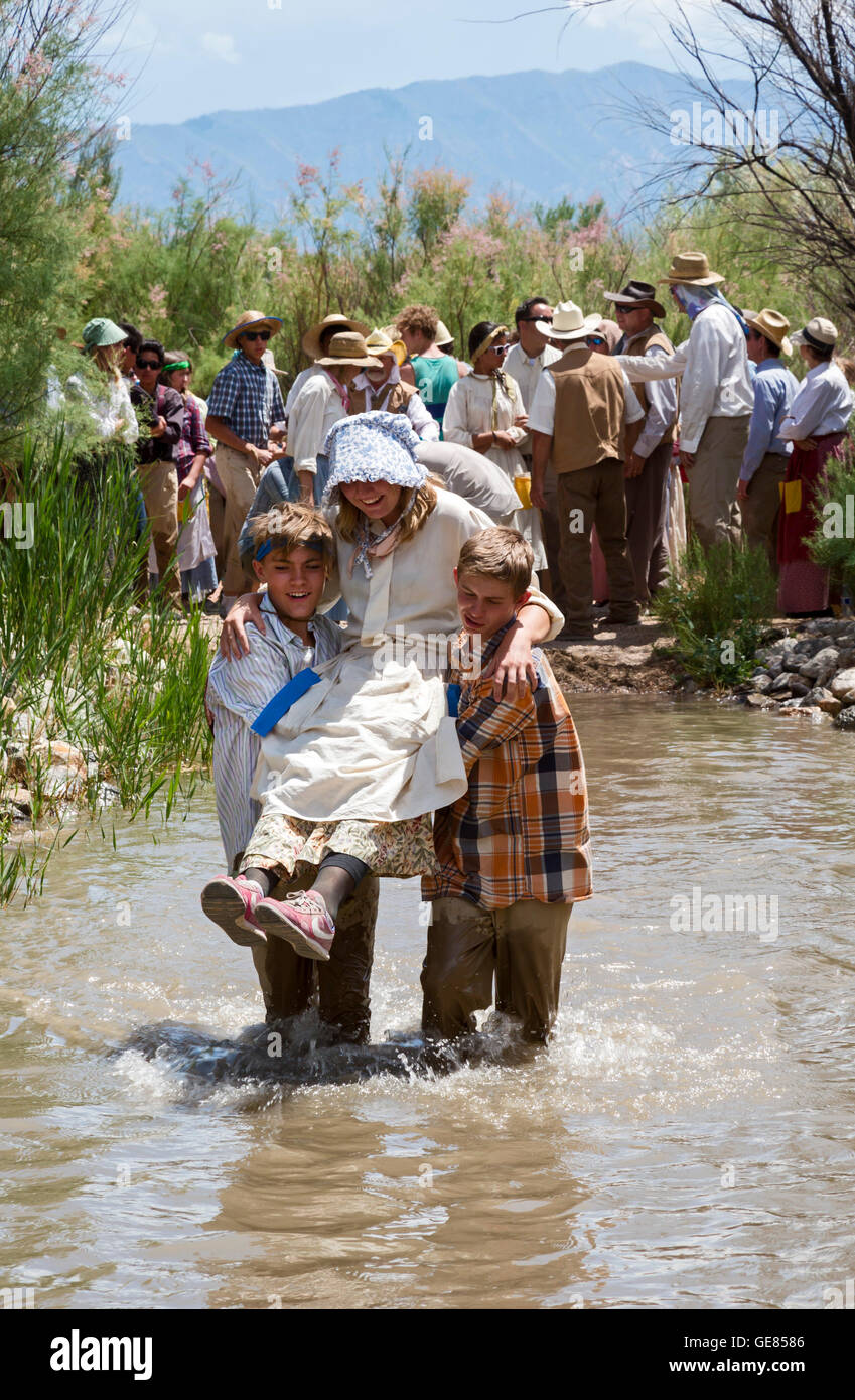Mormon pioneer handcart hi-res stock photography and images - Alamy
