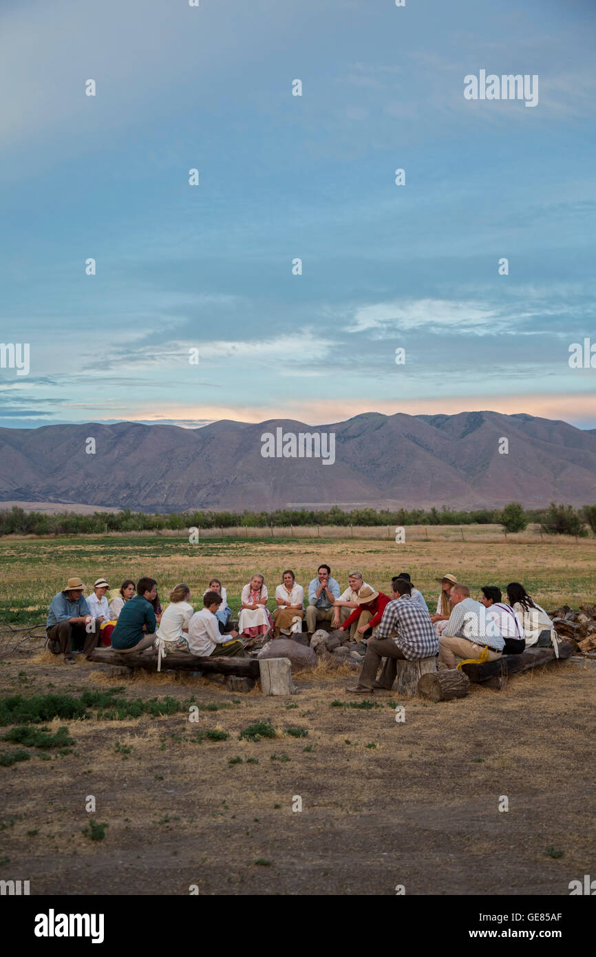 Mormon pioneer handcart hi-res stock photography and images - Alamy