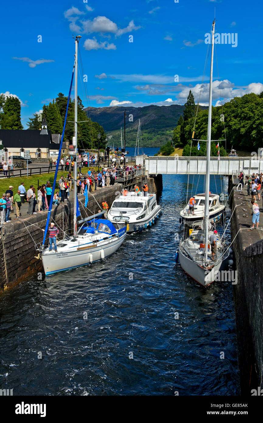 Caledonian canal fort augustus loch ness locks hi-res stock photography ...