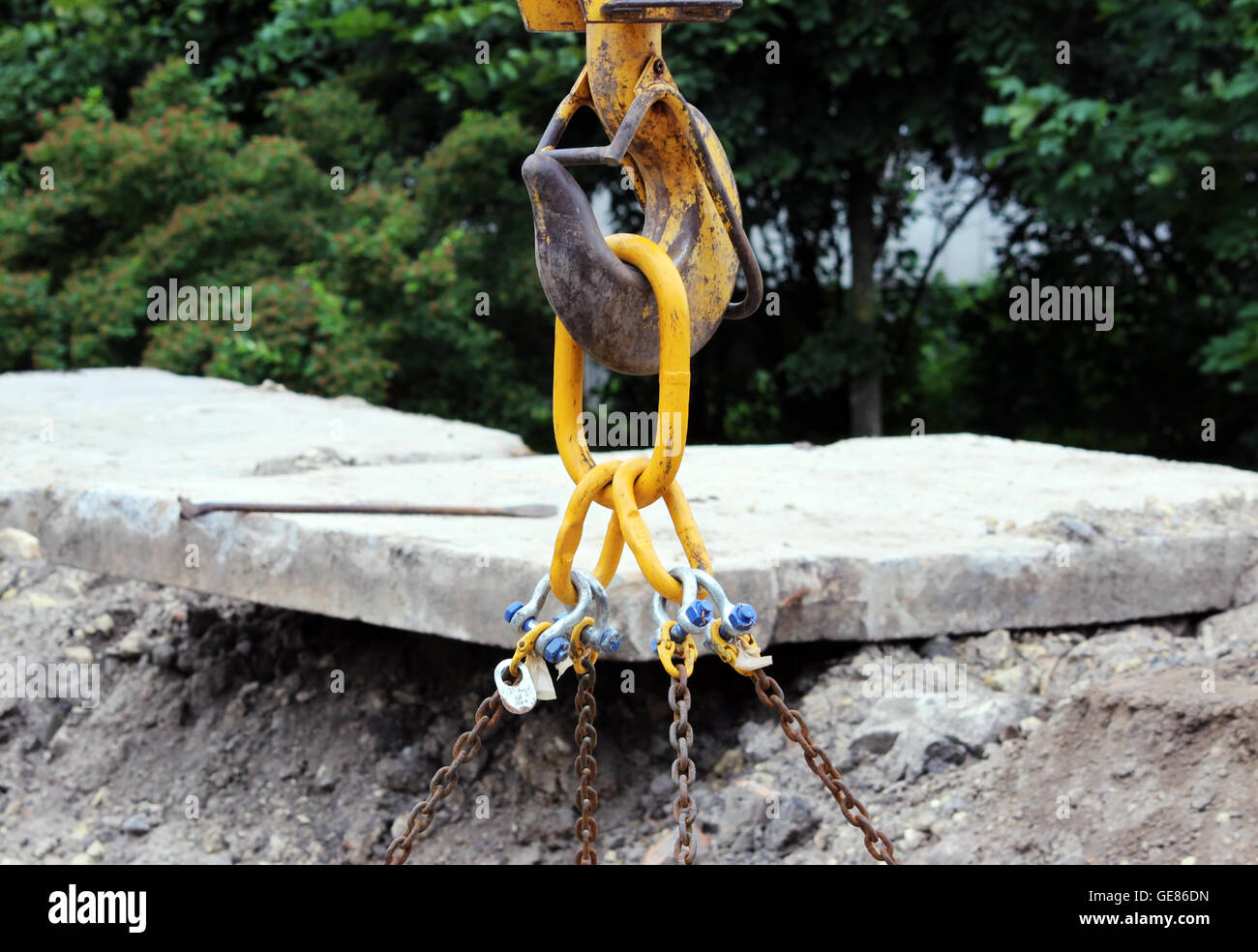 Elements of crane: hook, loop, chain, connecting parts Stock Photo - Alamy