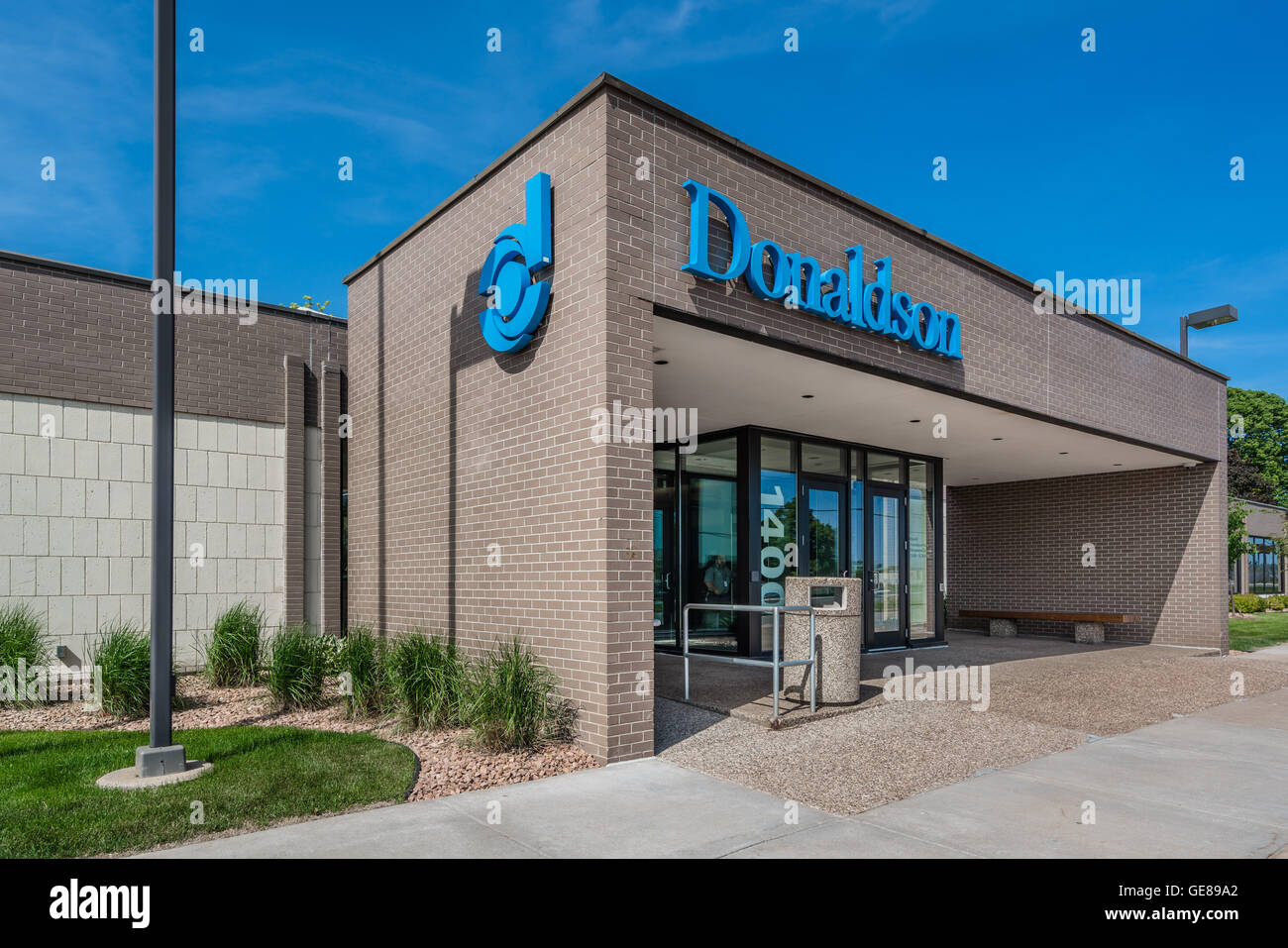 Donaldson corporate headquarters bloomington minnesota hi-res stock ...