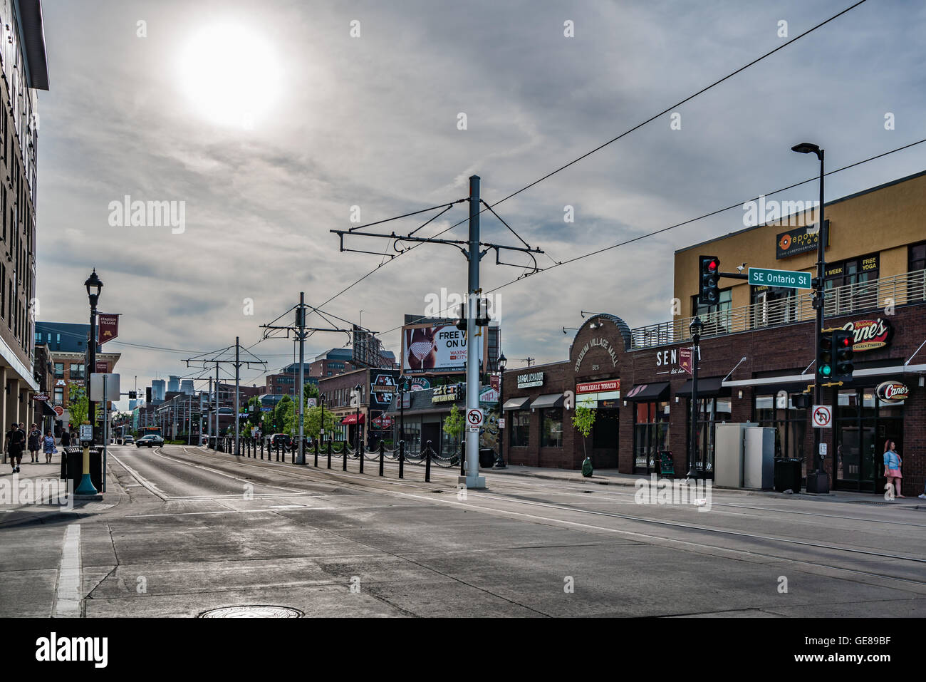 University of Minnesota Metro Light Rail Tracks Stock Photo - Alamy