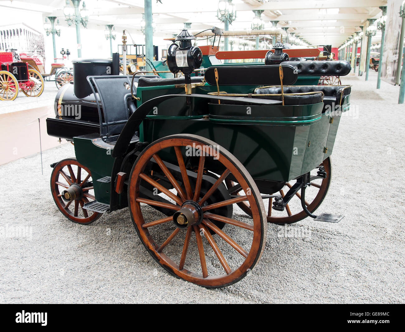 The 1878 Jacquot Tonneau à vapeur, an early steam-powered vehicle ...