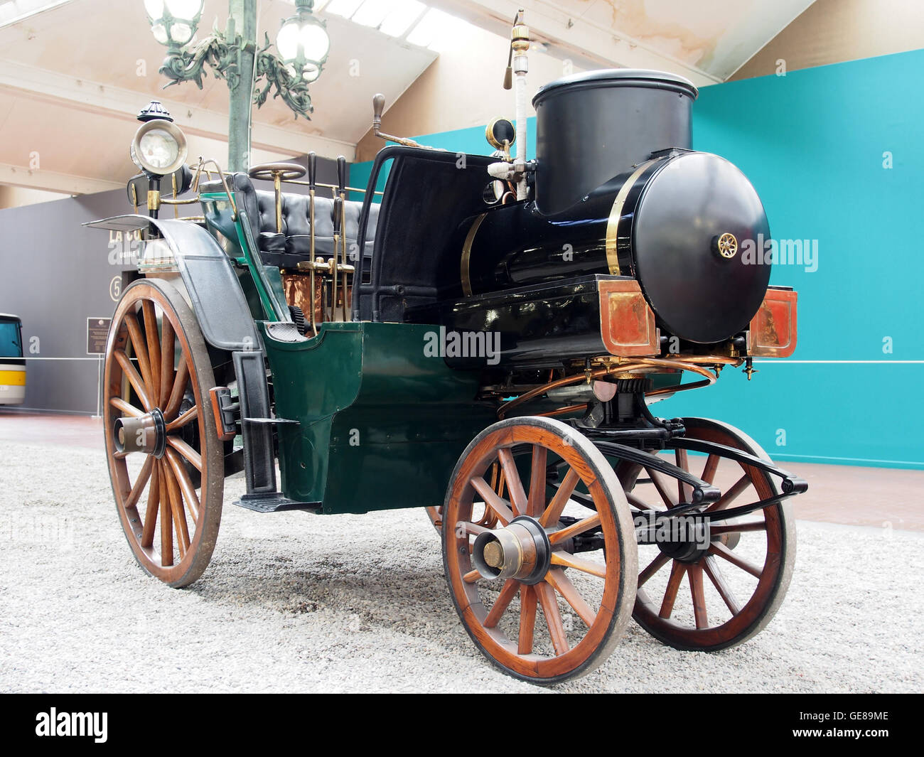 The 1878 Jacquot Tonneau à vapeur is a vintage steam-powered vehicle ...