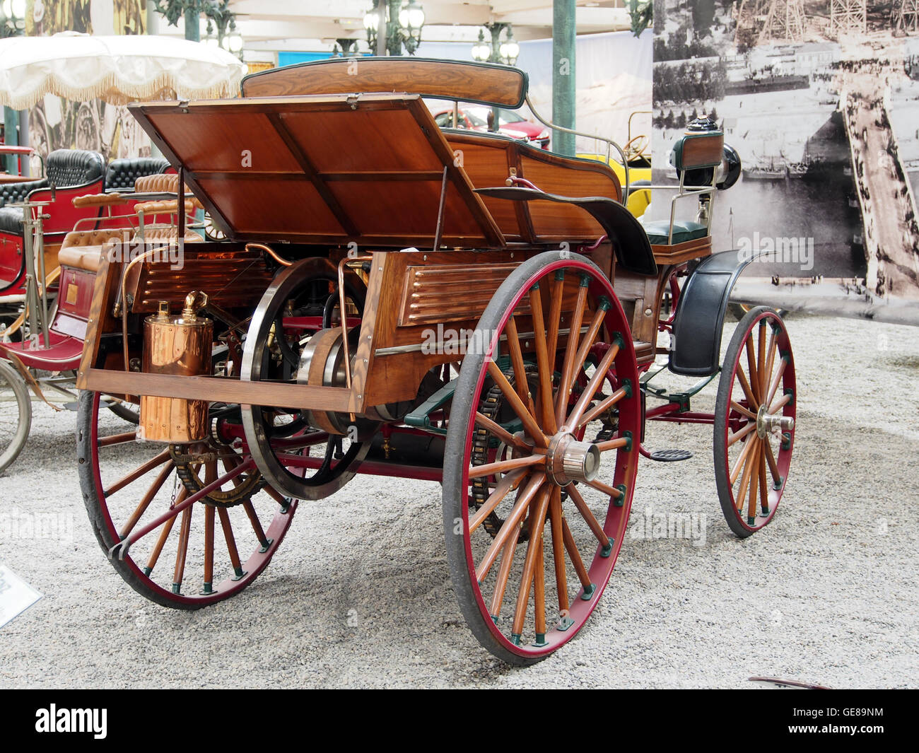 The 1893 Benz Vis-à-vis Type Victoria, powered by a 1730cc engine ...