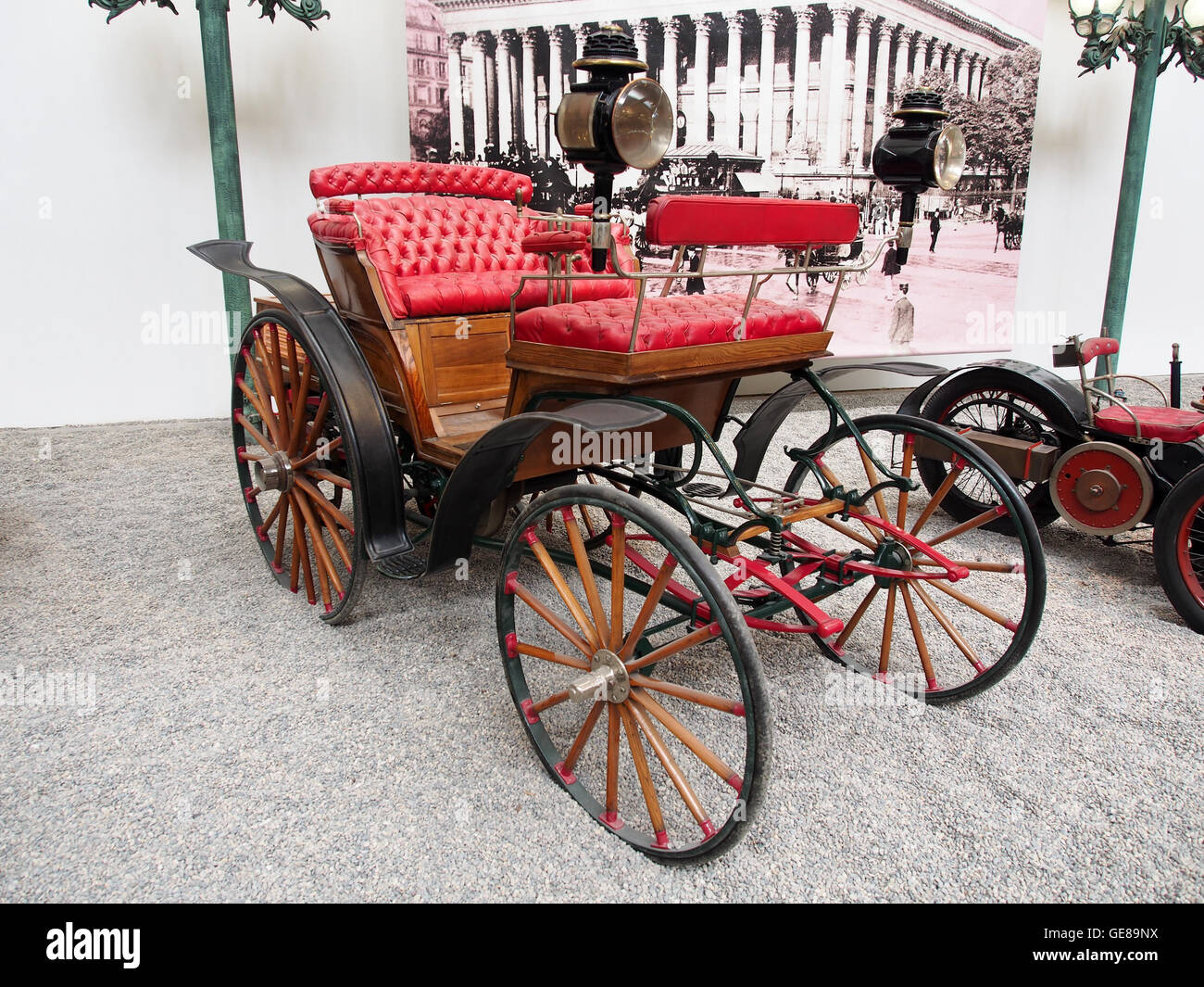 The 1893 Benz Vis-à-vis Type Victoria, powered by a 1785cc engine ...