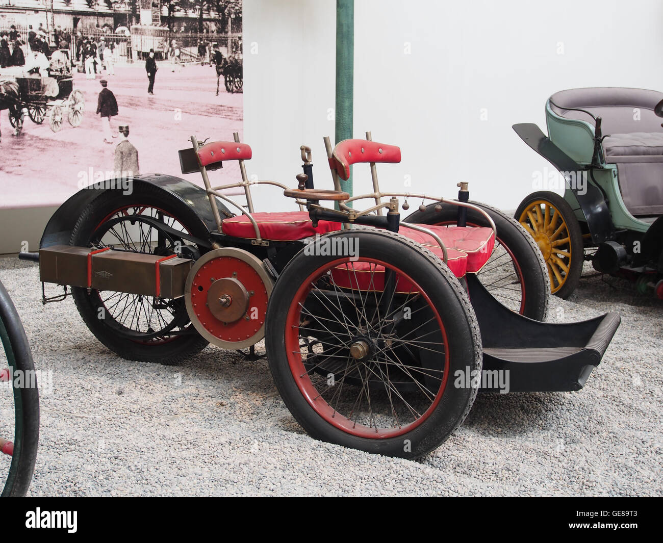 The 1896 Bollé tricar tricycle is an early example of motorized ...