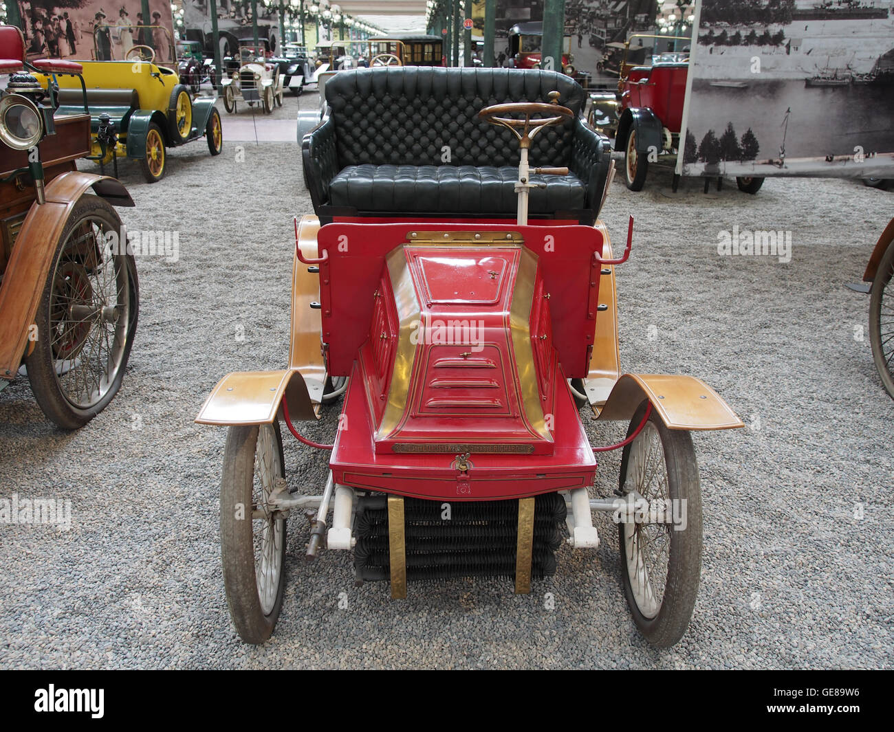 The 1897 Georges Richard Tonneau Poney Serie E, a 4cv, 750cc engine car ...