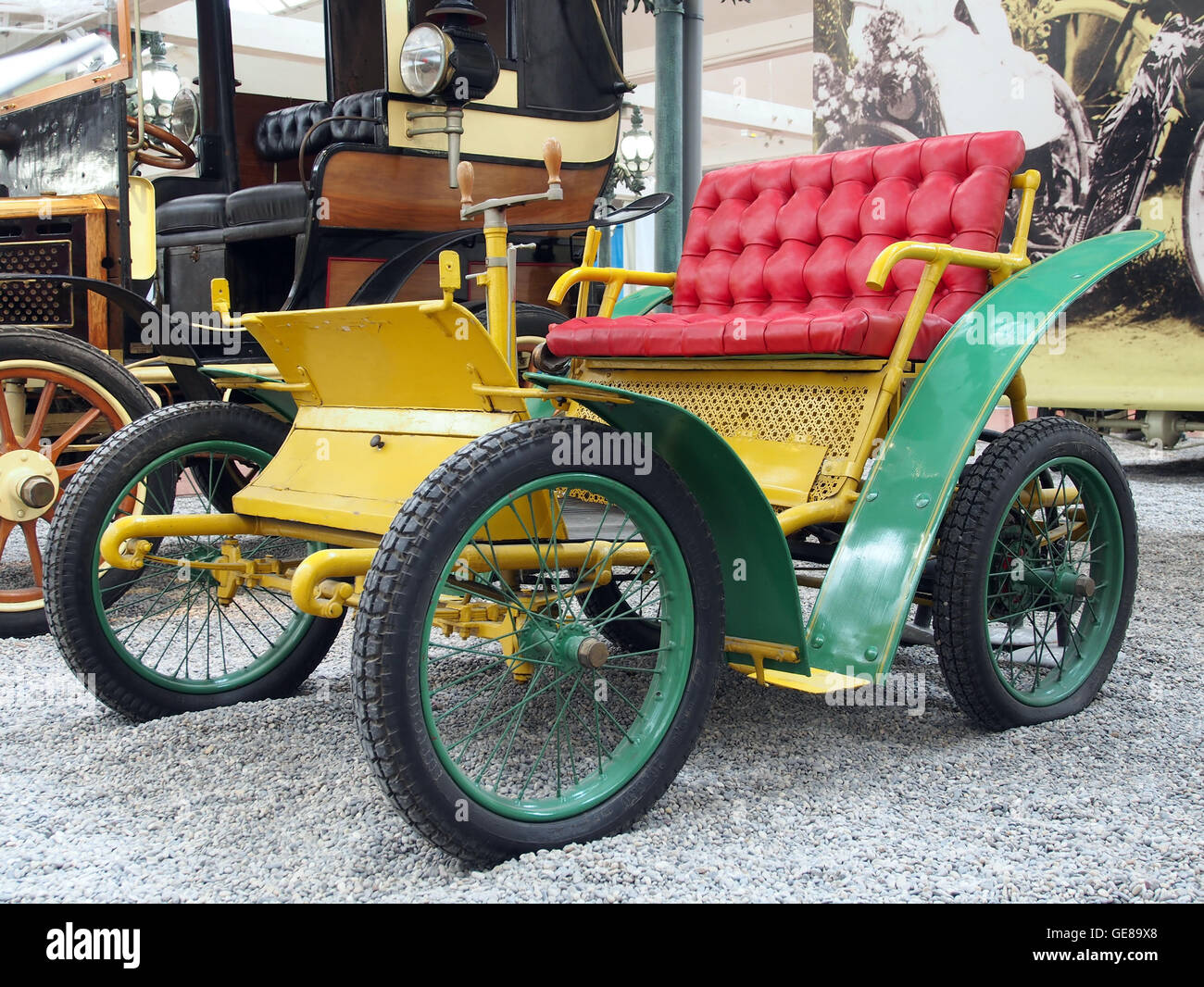 The 1898 Esculape with a De Dion Bouton engine, producing 2.5hp from a ...