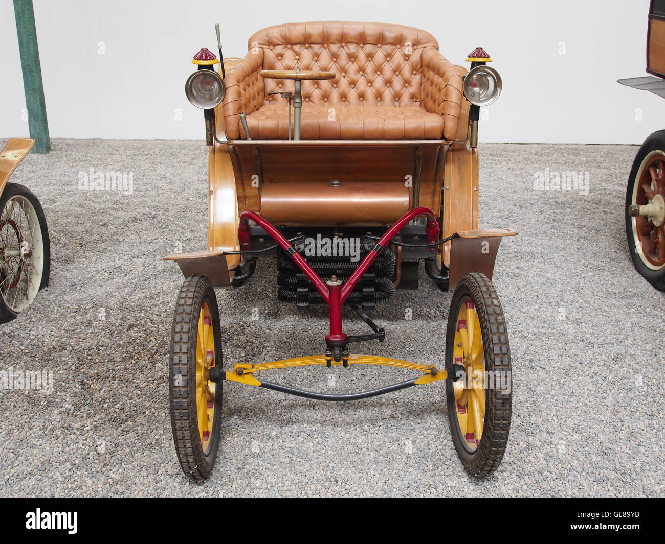The 1900 Clement-Panhard Phaeton VCP, featuring a 765cc engine with 3.5 ...