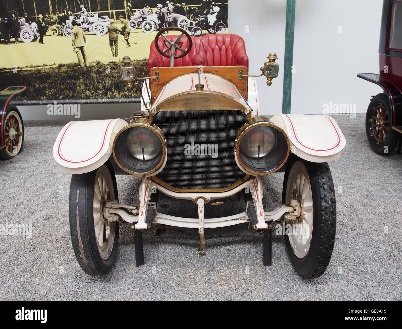 1906 Mercedes Biplace Sport, featuring a 70-horsepower engine with a ...