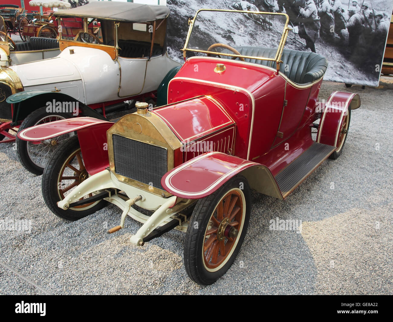 A 1910 Darracq Torpedo Type P, a vintage automobile with a 4-cylinder ...