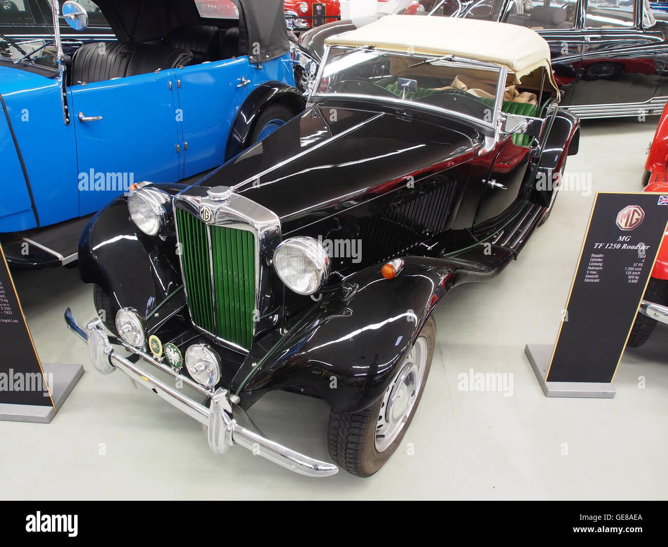 1952 MG TD MkII Roadster, 4-cylinder engine, 57 horsepower, 1250cc ...