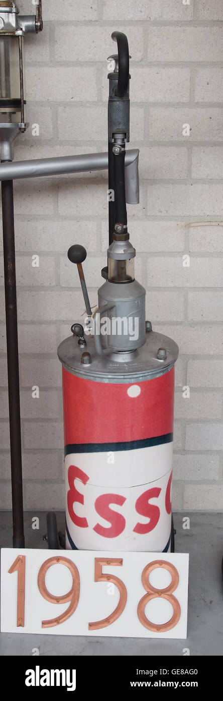 Vintage fuel dispenser hi-res stock photography and images - Alamy