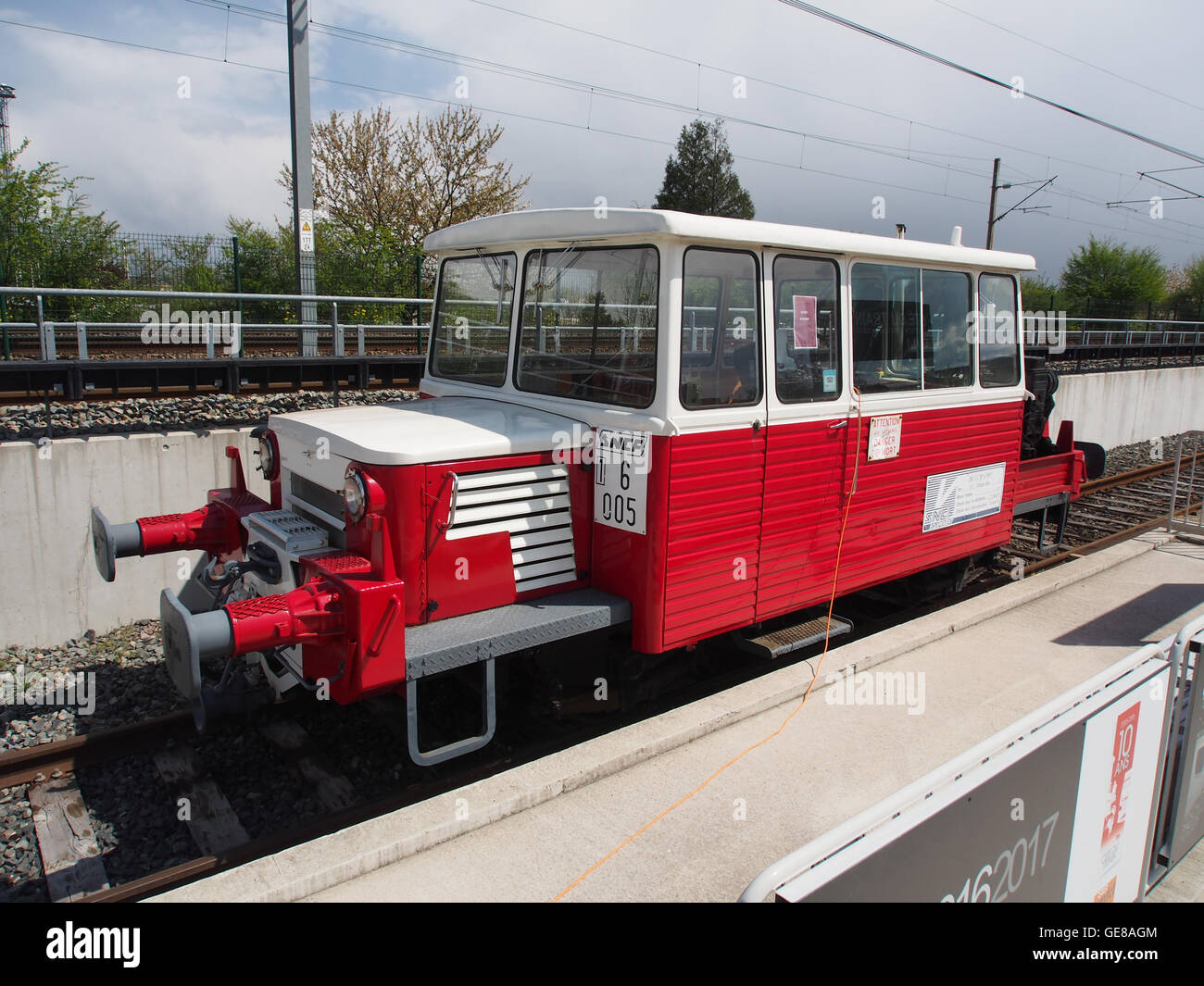 The 1965 Draisine DU 65 nø6-203, with SNCF number 6 005, is a ...