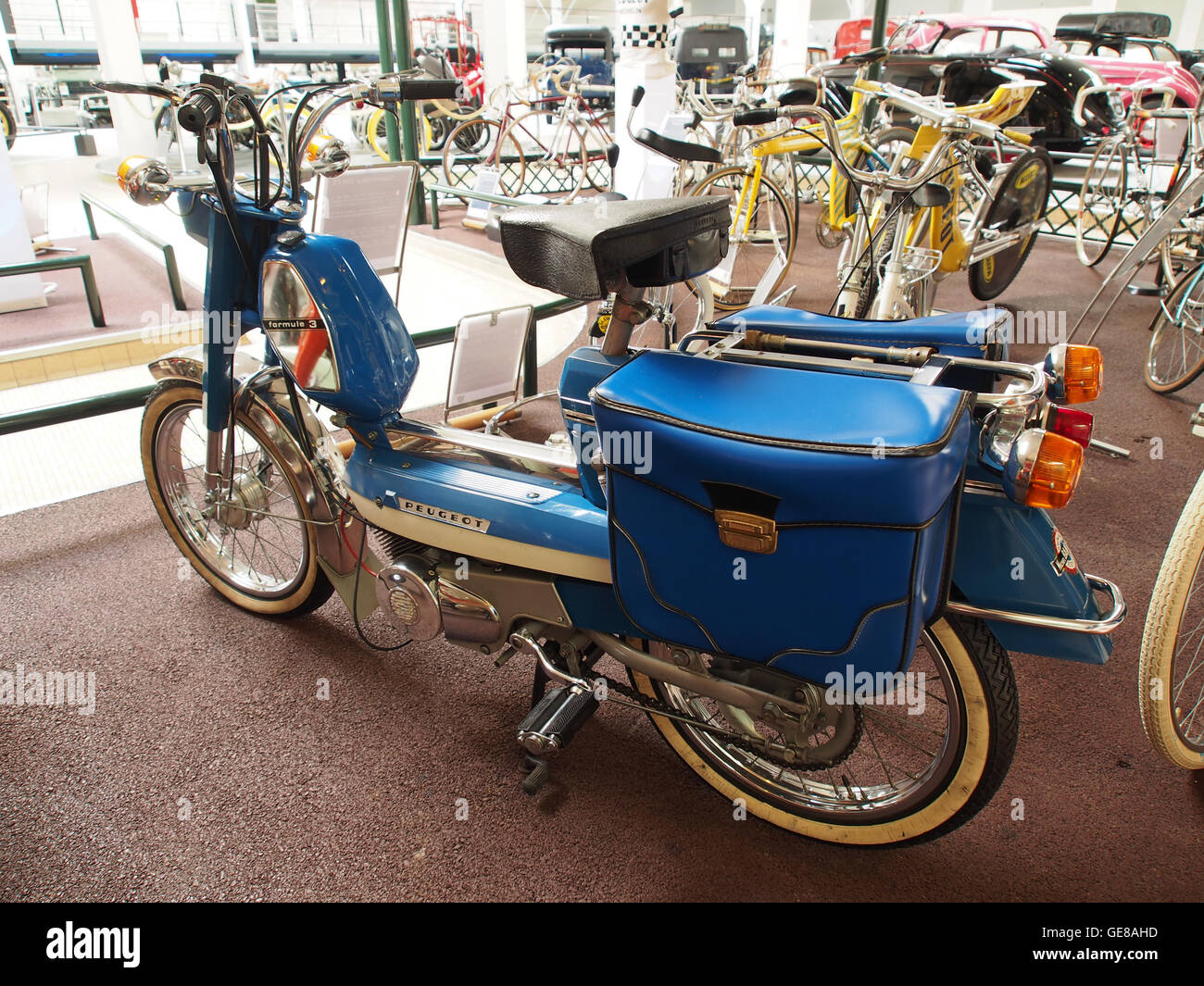 Scooter peugeot hi-res stock photography and images - Alamy