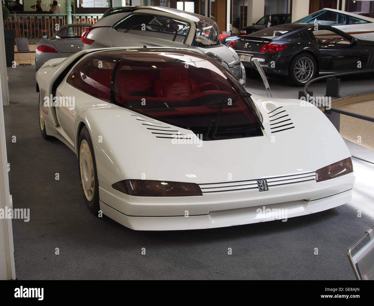 The 1984 Peugeot Quasar was a concept car that showcased futuristic ...