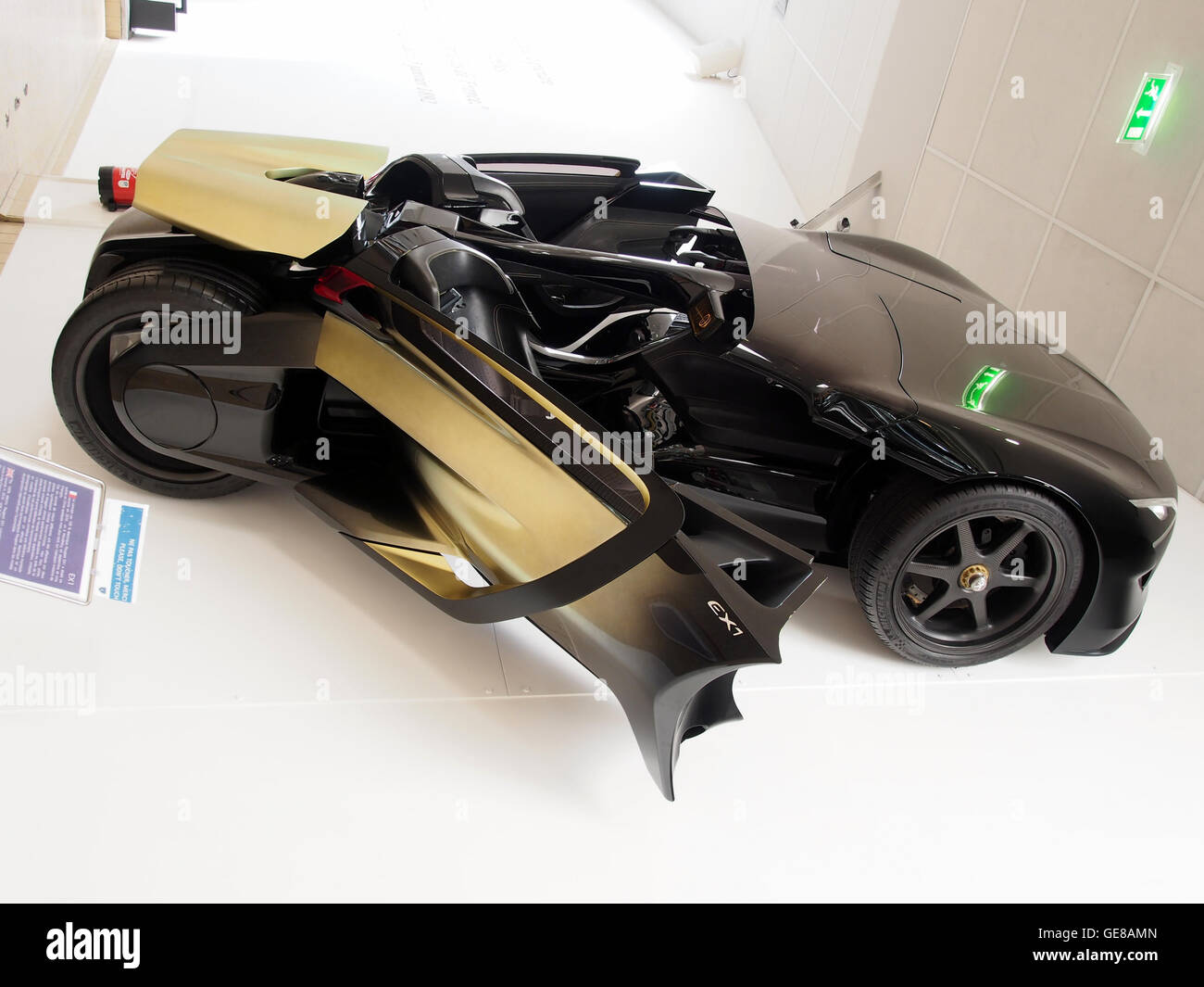 The 2010 Peugeot EX1, an innovative electric concept car designed for ...
