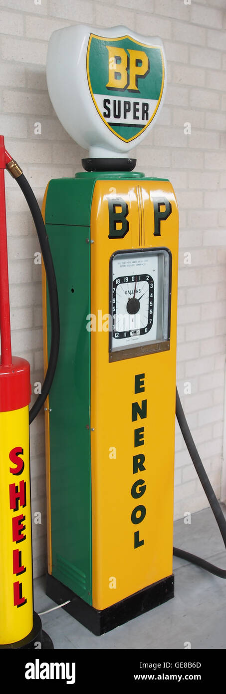 Bp gas pump hi-res stock photography and images - Alamy
