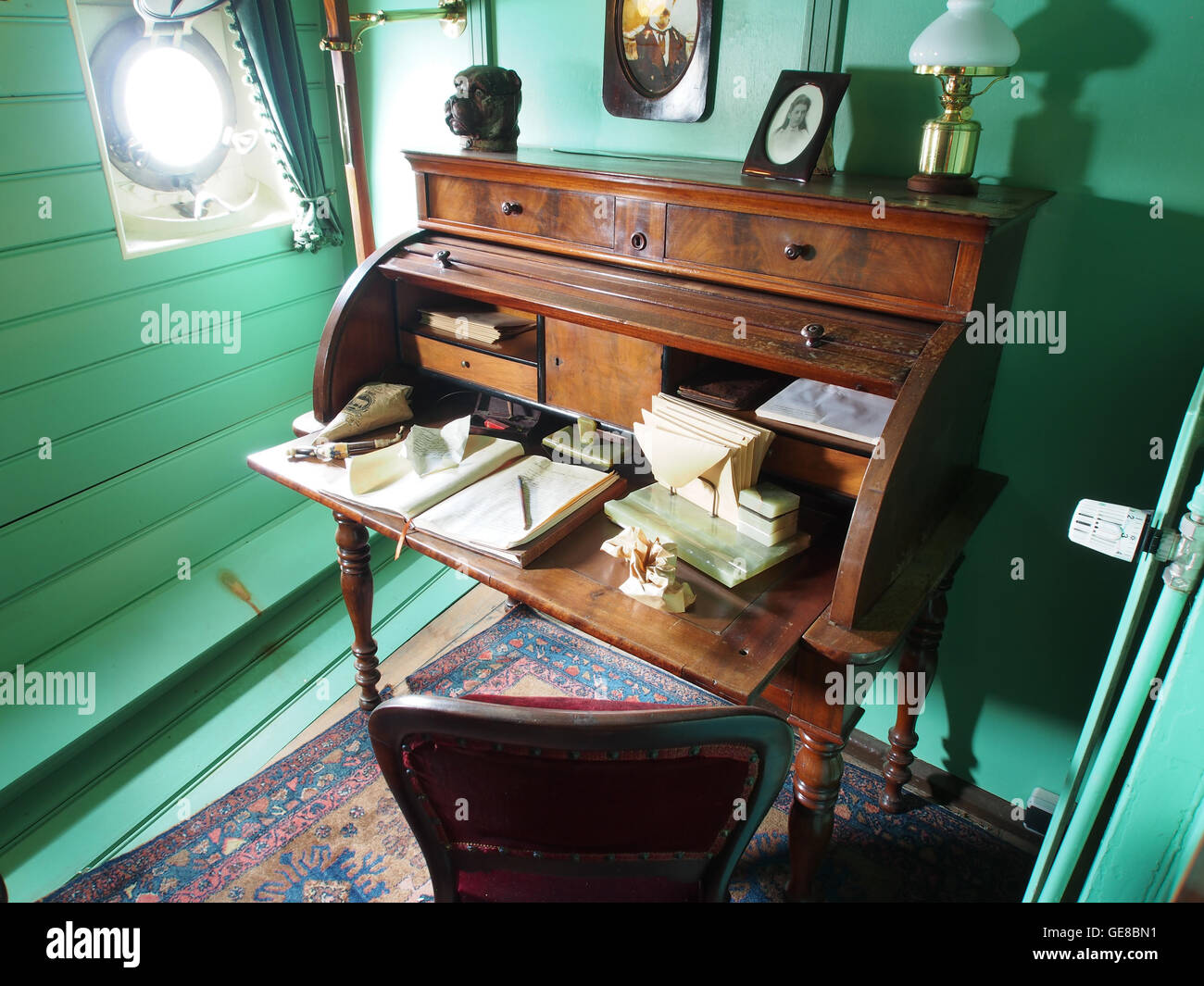 This photograph depicts the captain's cabin of the ship 'De Buffel ...