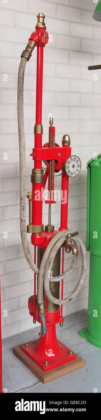 Pomp and circumstance hi-res stock photography and images - Alamy