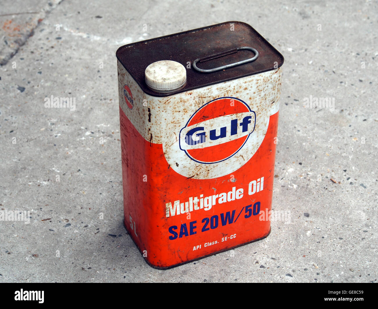 This image shows a Gulf multigrade oil SAE 20W50 tin on display at the ...