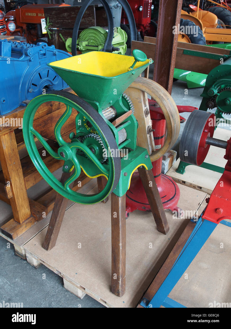 The Korenmaalmachine, displayed at the Museum for Nostalgia and ...