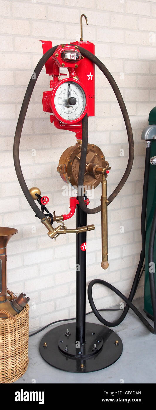 Benzinepomp hi-res stock photography and images - Alamy