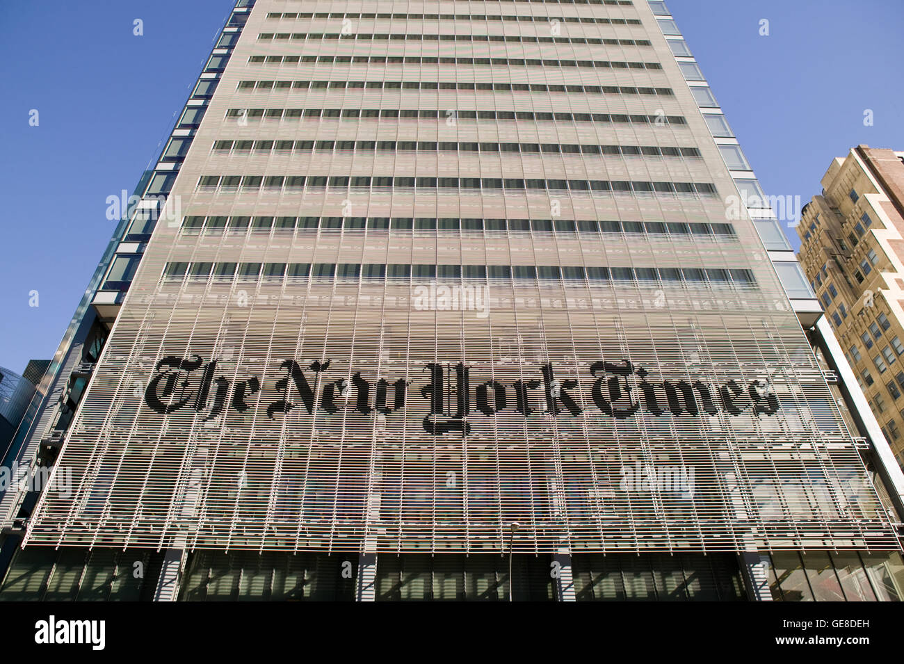 Newspaper building headquarters hi-res stock photography and images - Alamy