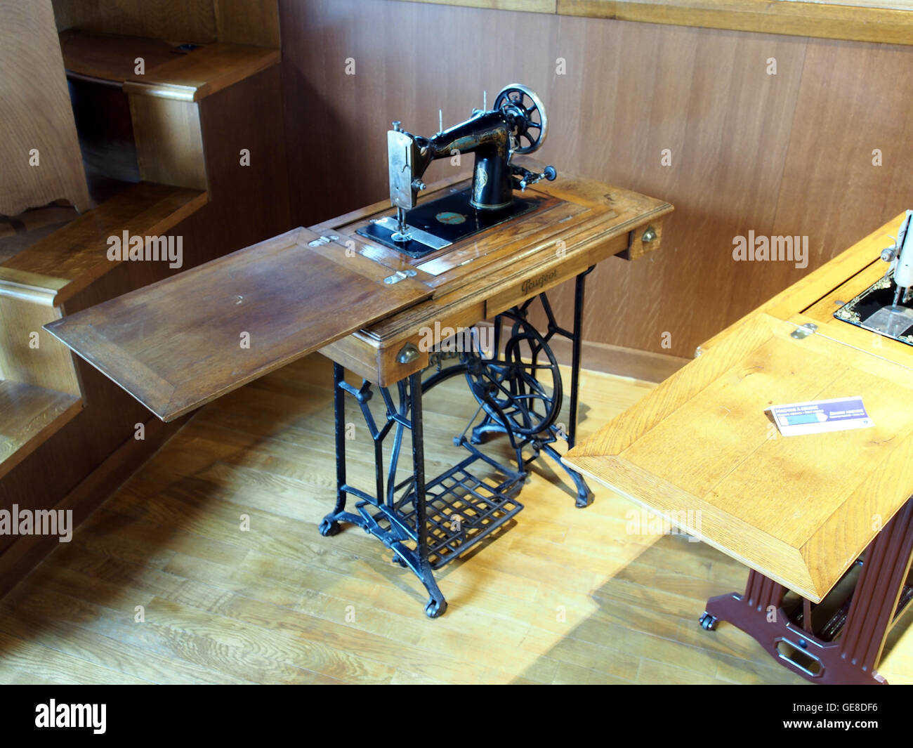 Coudre coudre hi-res stock photography and images - Alamy