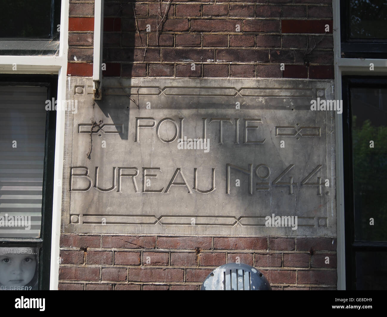 Police station building exterior hi-res stock photography and images ...