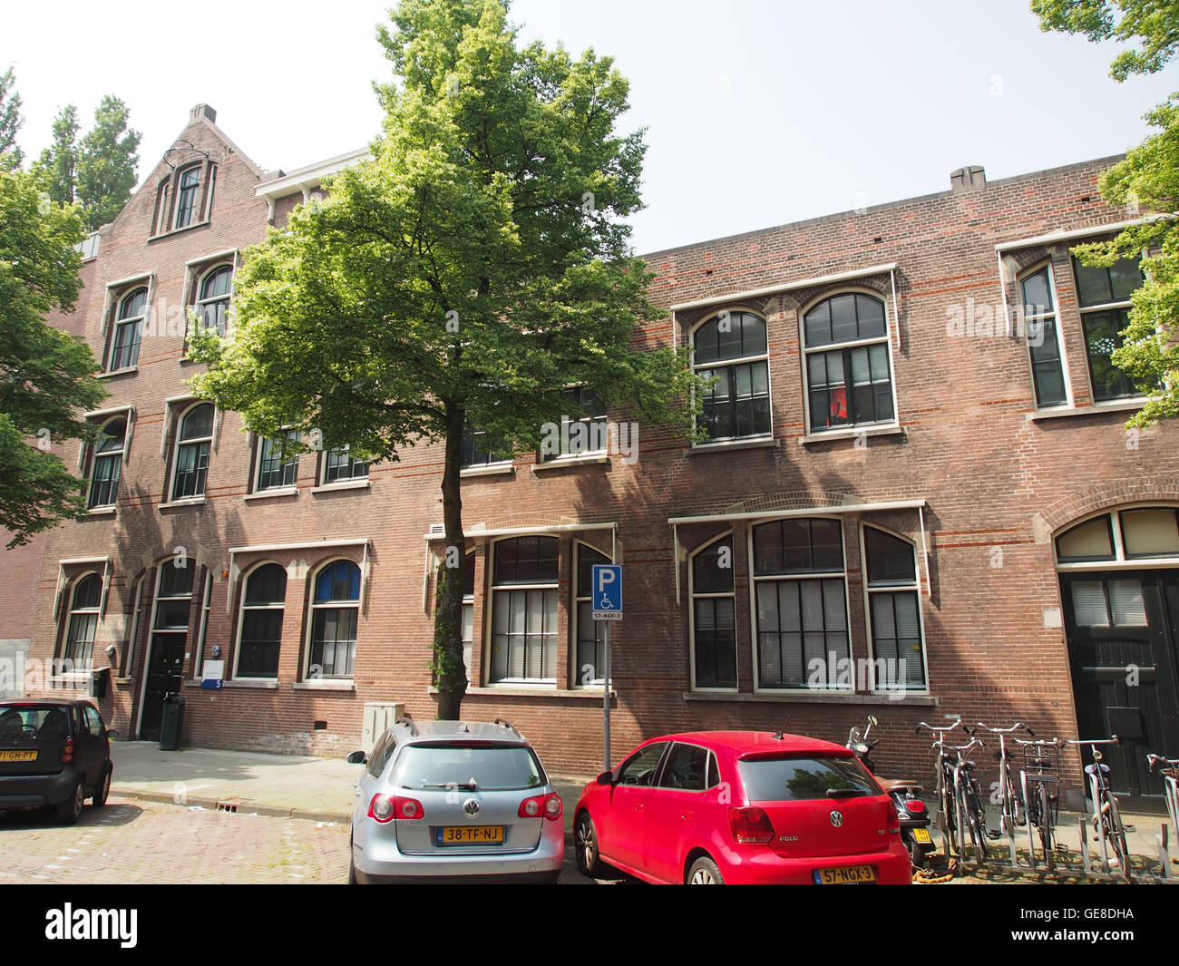 Police station building exterior hi-res stock photography and images ...