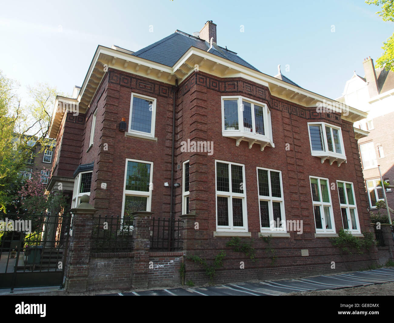 Prins Hendriklaan 3-5 is an address in the Netherlands, potentially ...