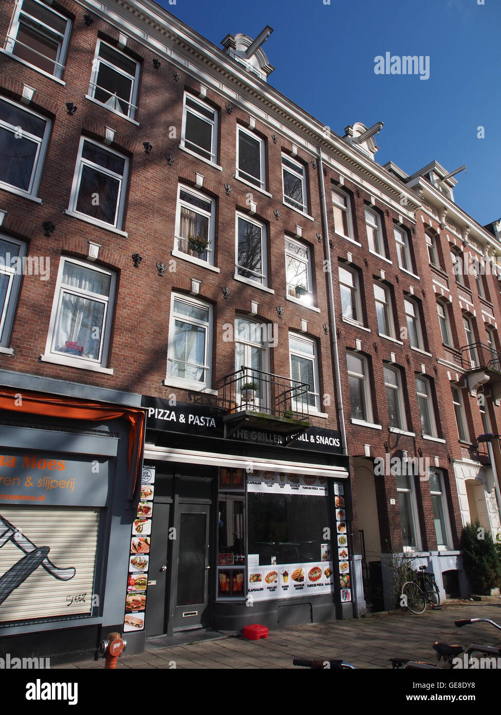 A photograph of Sarphatipark, a park located in the heart of Amsterdam ...