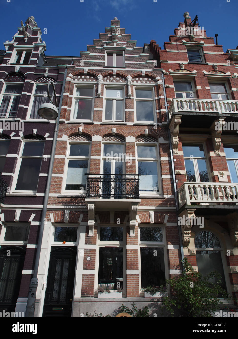 This photograph shows Sarphatipark, a public park located in Amsterdam ...