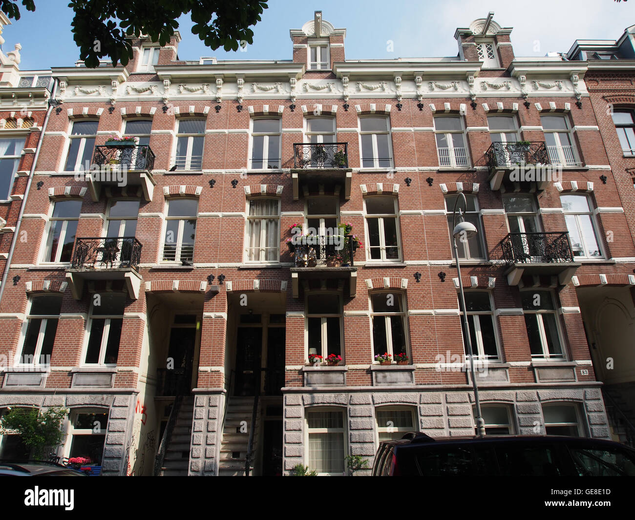 Sarphatipark is a park located in Amsterdam, known for its green space ...