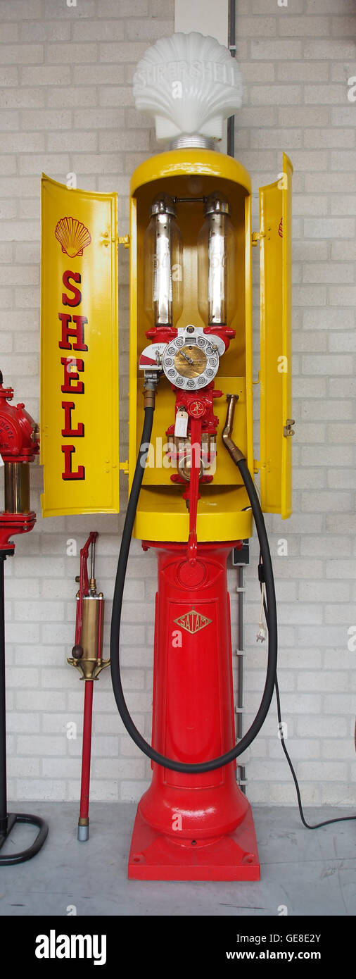 Benzinepomp pic1 hi-res stock photography and images - Alamy